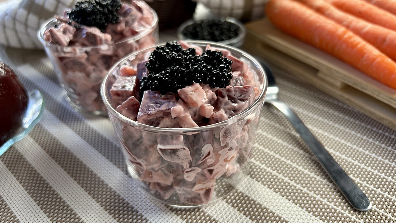 Vasitos de ensalada de remolacha y arenque