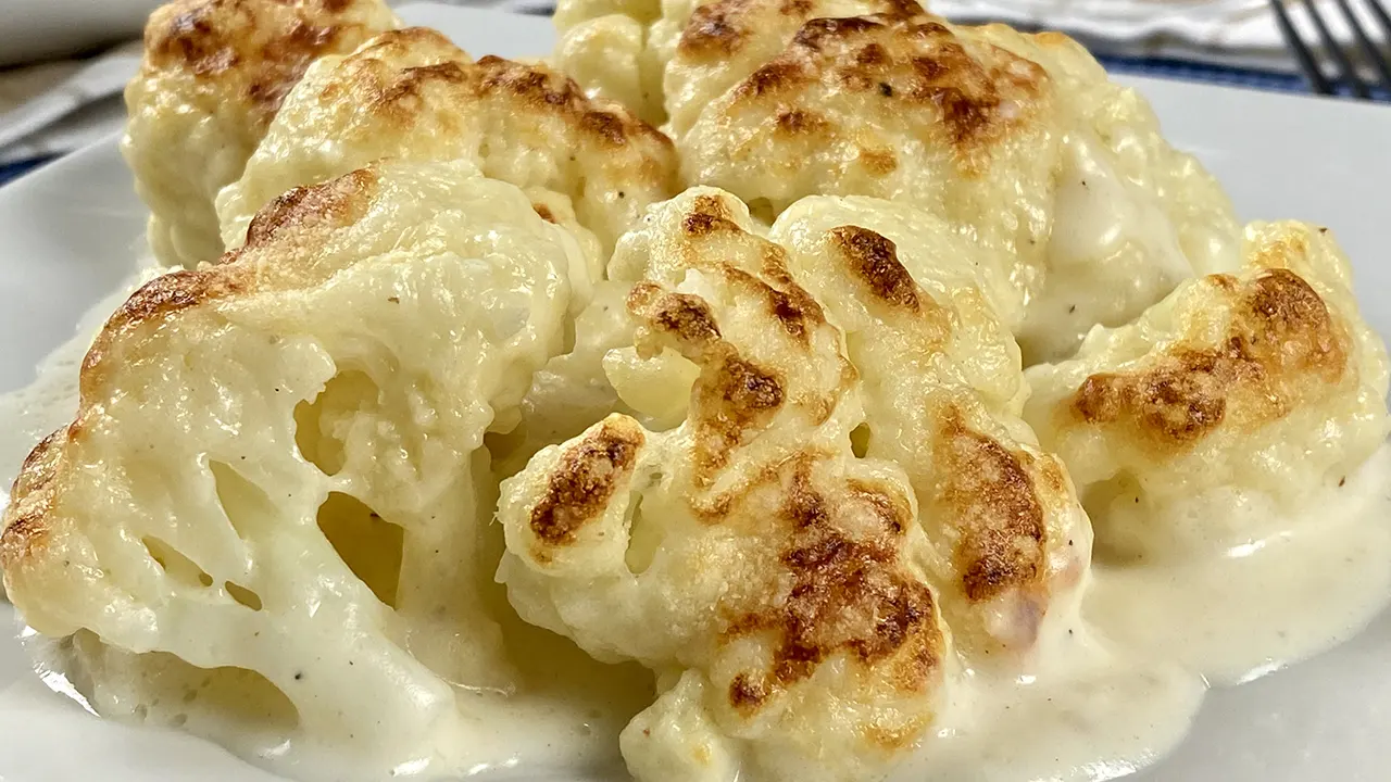 Coliflor con bechamel gratinada al horno